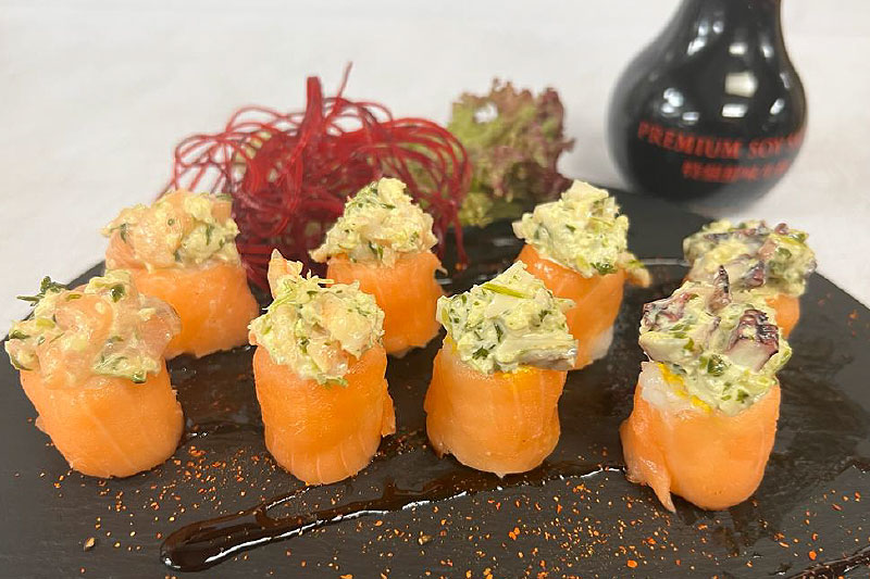 Roll Sushi Guncan Topping